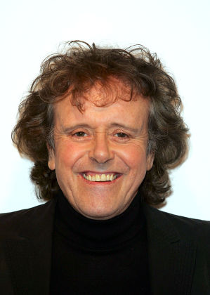 __COUNT__ imágenes de DONOVAN PROMOTING HIS NEW BOOK 'THE HURDY GURDY ...