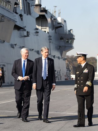 __COUNT__ Philip Hammond and Michael Fallon visit the Ship Izumo at the ...