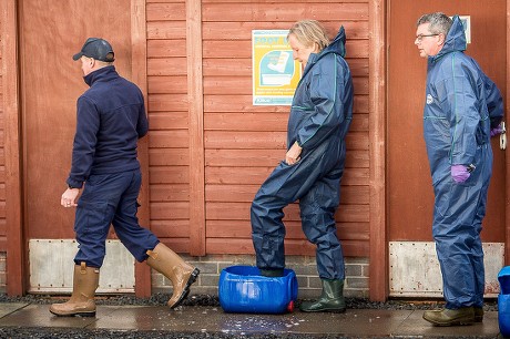 imágenes de Suspected bird flu outbreak at Craigie Farm in Townhill ...