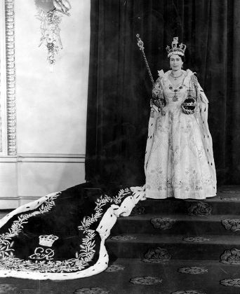 Queen Elizabeth Ii Holding Orb Sceptre Editorial Stock Photo - Stock ...