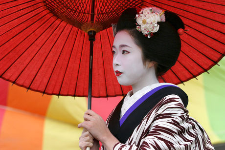 250 Geisha girl Stock Pictures, Editorial Images and Stock Photos ...