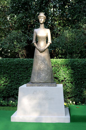 Queen Maud Statue Editorial Stock Photo - Stock Image | Shutterstock