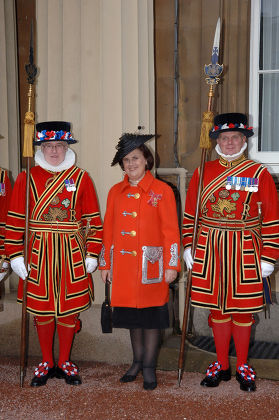 Mrs Suzy Menkes Spanier Yeoman Guard Editorial Stock Photo - Stock ...