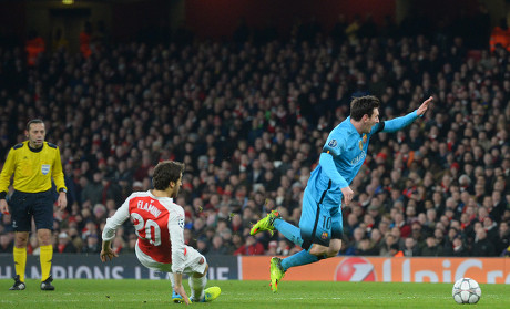Mathieu Flamini Arsenal Fouls Lionel Messi Editorial Stock Photo ...