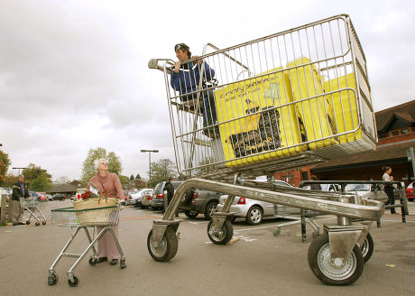 Engineer Edd China Largest Motorised Shopping Editorial Stock Photo ...