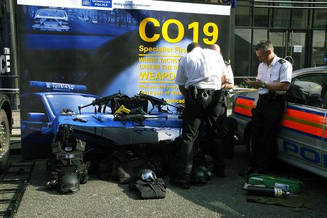 Co19 Specialist Firearms Unit Metropolitan Police Editorial Stock Photo ...