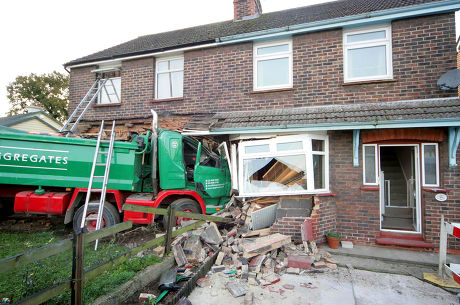 50 Front of broken houses Stock Pictures, Editorial Images and Stock ...