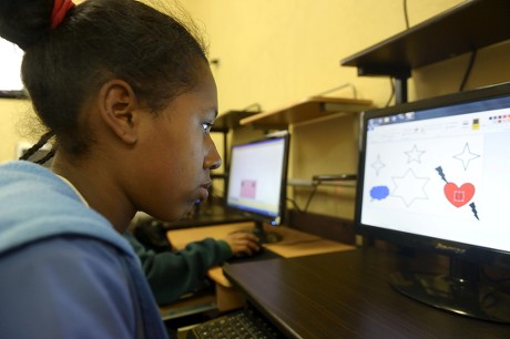 Girl Computer Computer Science Lessons Social Editorial Stock Photo ...