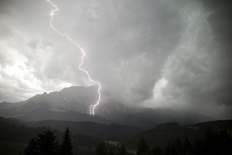 Severe Weather Thunderstorm Lighting Strike Latemar Editorial Stock ...