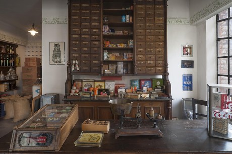 15 Corner drug store Stock Pictures, Editorial Images and Stock Photos ...