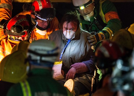 Emergency Service Workers Evacuate Survivor Exercise Editorial Stock ...