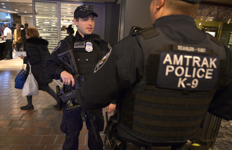 Policemen Stand Guard Union Station Washington Editorial Stock Photo ...