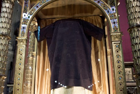 __COUNT__ Holy Tunic of Christ at the Basilica of Argenteuil, Val-d ...