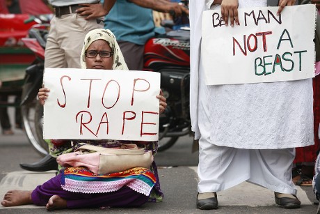 Bangladeshi Students Hold Placards They Take Editorial Stock Photo ...