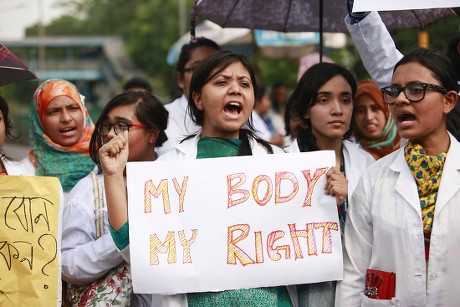Bangladeshi Students Block Roads Dhakas Shahbagh Editorial Stock Photo ...