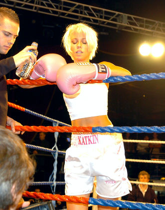 imágenes de CATFIGHT MODEL BOXING NIGHT AT CLUB CIRQUE, LEICESTER ...