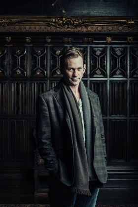 __COUNT__ imágenes de The Earl of Devon Charles Courtenany photoshoot ...