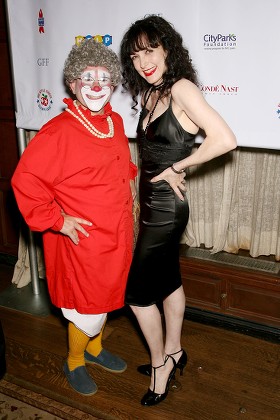 __COUNT__ Gross Family Foundation and Conde Nast 'H.E.L.P' Fundraiser ...