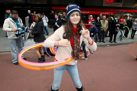 Cirque Du Soleil's Wintuk Hula Hoop Event in Times Square, New York ...