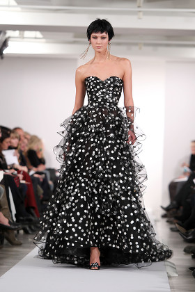 Oscar de la Renta show, Autumn Winter 2014 Mercedes-Benz Fashion Week ...