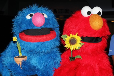 __COUNT__ Elmo and Grover celebrate 'Sesame Street Live: Elmo's Green ...