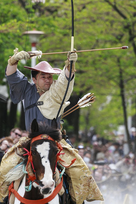 Archer Wearing Traditional Japanese Costume Performs Editorial Stock ...