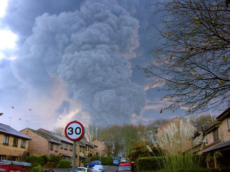 Buncefield Oil Depot Explosion Acrid Toxic Editorial Stock Photo ...