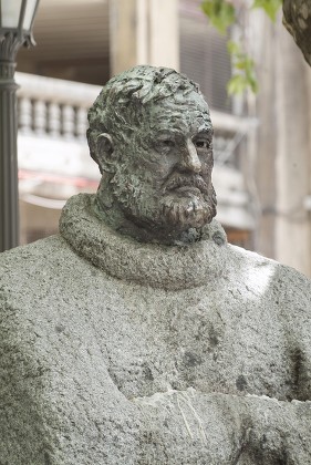 Bronze Sculpture Ernest Hemingway Statue 1968 Editorial Stock Photo ...