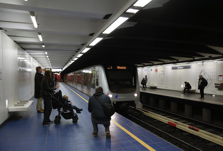 Commuters Prepare Take Train Maelbeek Metro Editorial Stock Photo ...