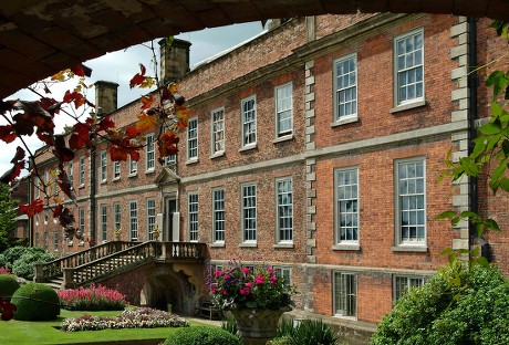 Erddig Hall 17thcentury House 18thcentury Formal Editorial Stock Photo ...