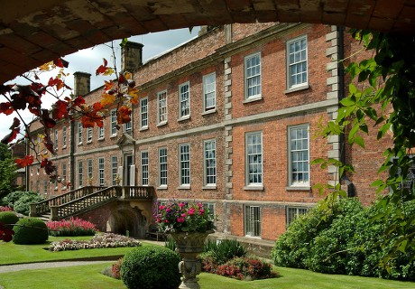 Erddig Hall 17thcentury House 18thcentury Formal Editorial Stock Photo ...
