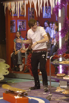 __COUNT__ 'MINISTRY OF MAYHEM' TV PROGRAMME, BRITAIN - 25 DEC 2005 ...