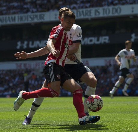 Sadio Mane Danny Rose Battle Ball Editorial Stock Photo - Stock Image ...