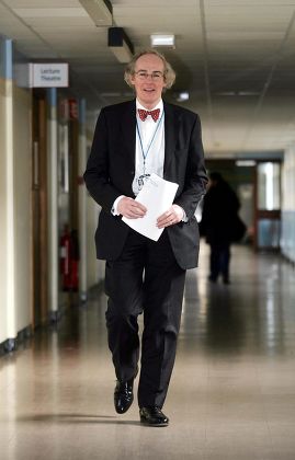 __COUNT__ COLIN BONE, A TOP MALE GYNECOLOGIST, ANNOUNCES THAT HE WILL ...