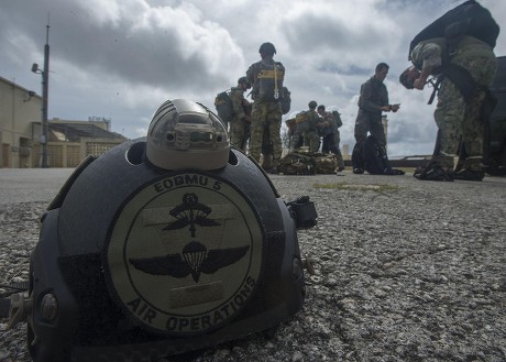 24 Explosive ordnance disposal mobile unit Stock Pictures, Editorial ...