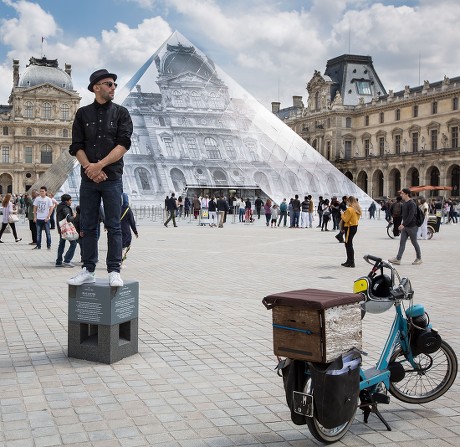 French Artist Photographer Jr Front Louvre Editorial Stock Photo ...
