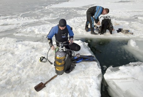 Model Released Divers Preparing Subglacial Diving Editorial Stock Photo ...