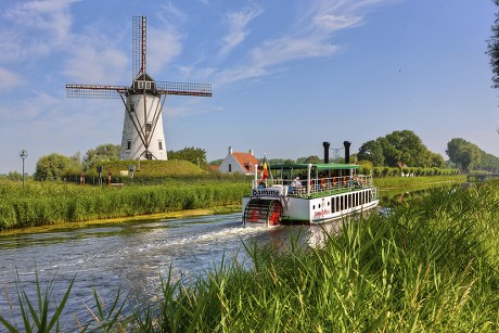 250 Paddle wheel Stock Pictures, Editorial Images and Stock Photos ...