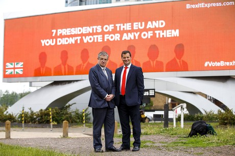 Jeremy Hosking EU referendum campaign 'Brexit Express', Vauxhall Cross ...