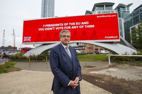 Jeremy Hosking EU referendum campaign 'Brexit Express', Vauxhall Cross ...
