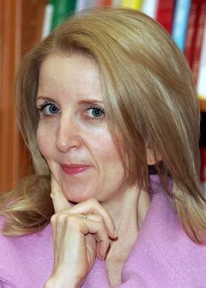 GILLIAN MCKEITH BOOK SIGNING, OTTAKERS, MILTON KEYNES, BRITAIN - 01 FEB ...