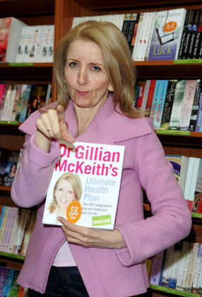 GILLIAN MCKEITH BOOK SIGNING, OTTAKERS, MILTON KEYNES, BRITAIN - 01 FEB ...
