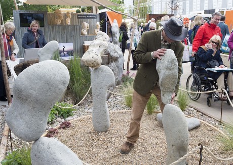 Stone Balancing Sculpture Adrian Gray Demonstrating Editorial Stock ...