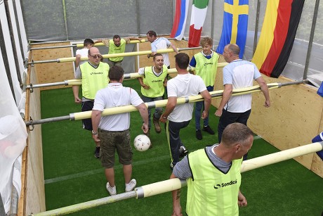 __COUNT__ Man creates life-sized human table football pitch in garden ...