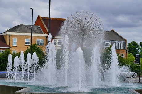 Fountain On Roundabout Clarence Road Windsor Editorial Stock Photo ...