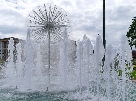 35 Circular water fountain Stock Pictures, Editorial Images and Stock ...