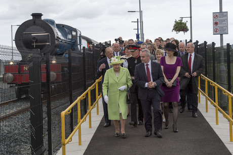 Queen Elizabeth Ii Departs Steam Train Editorial Stock Photo - Stock ...