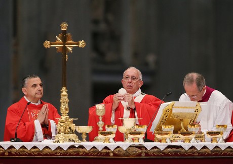 Holy Mass Celebrated By Pope Francis Editorial Stock Photo - Stock ...