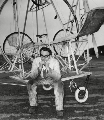 2 Failed flying machine Stock Pictures, Editorial Images and Stock ...