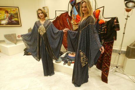 Iraqi Models Wearing Traditional Clothes Jewellery Editorial Stock ...